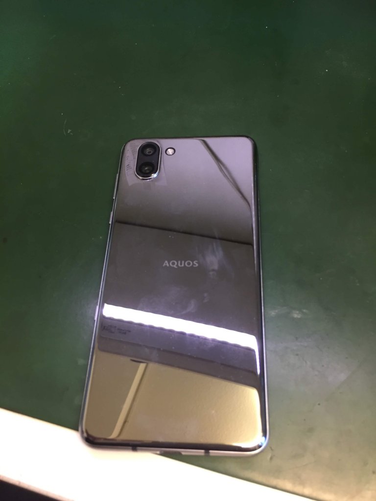 バッテリーが半日しかもたない。AQUOS R3 のバッテリー交換修理。 | Xperia Galaxy AQUOS Google Pixel修理のアンドロイドホスピタル